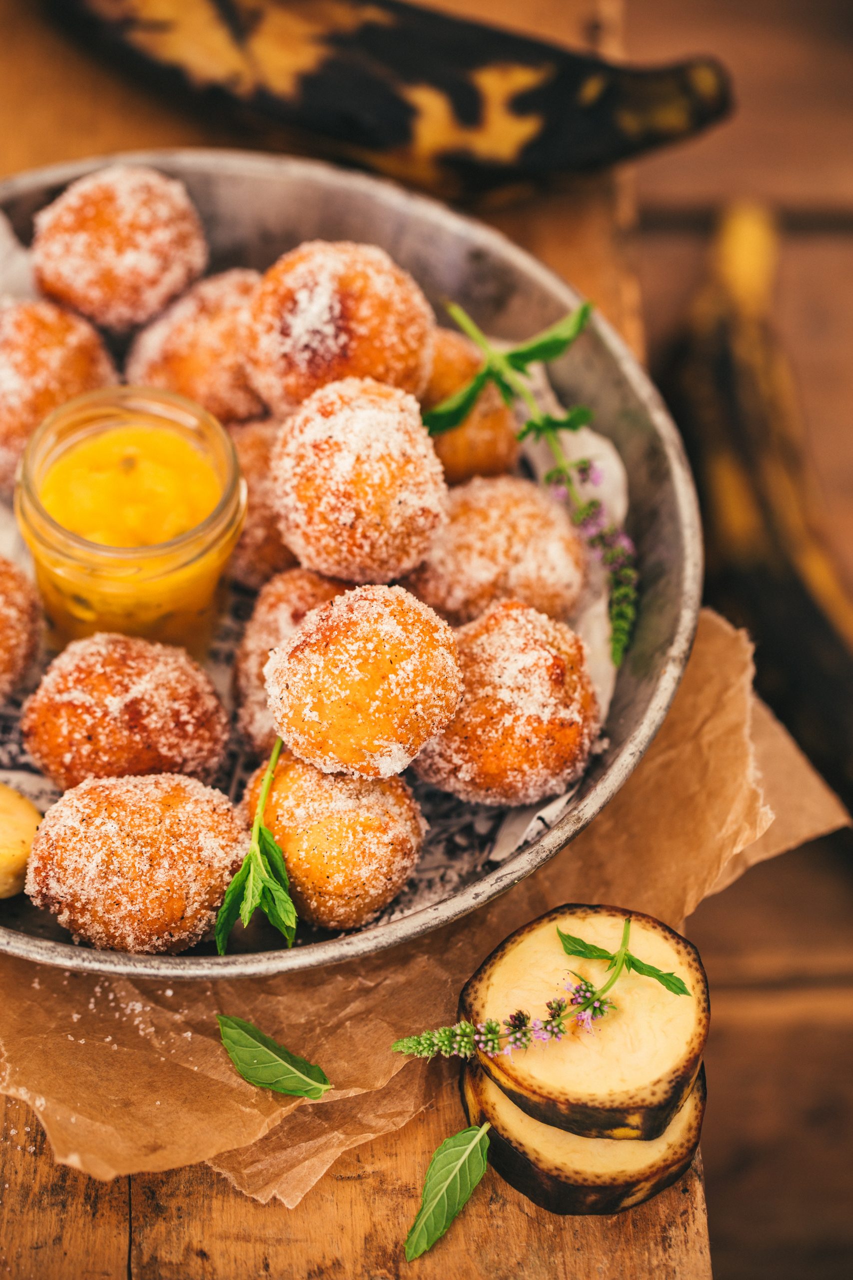 Recette beignets de banane plantain et sauce mangue passion - fresh. Au ...