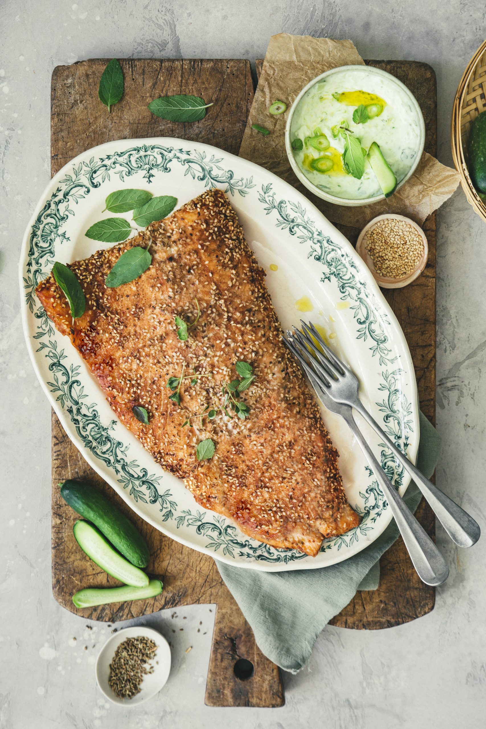 Recette saumon rôti aux épices, sauce raïta