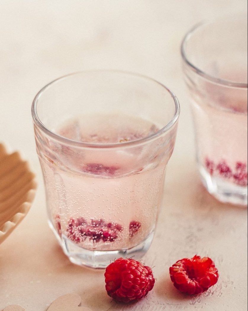 Recette limonade rose, framboises, grenade
