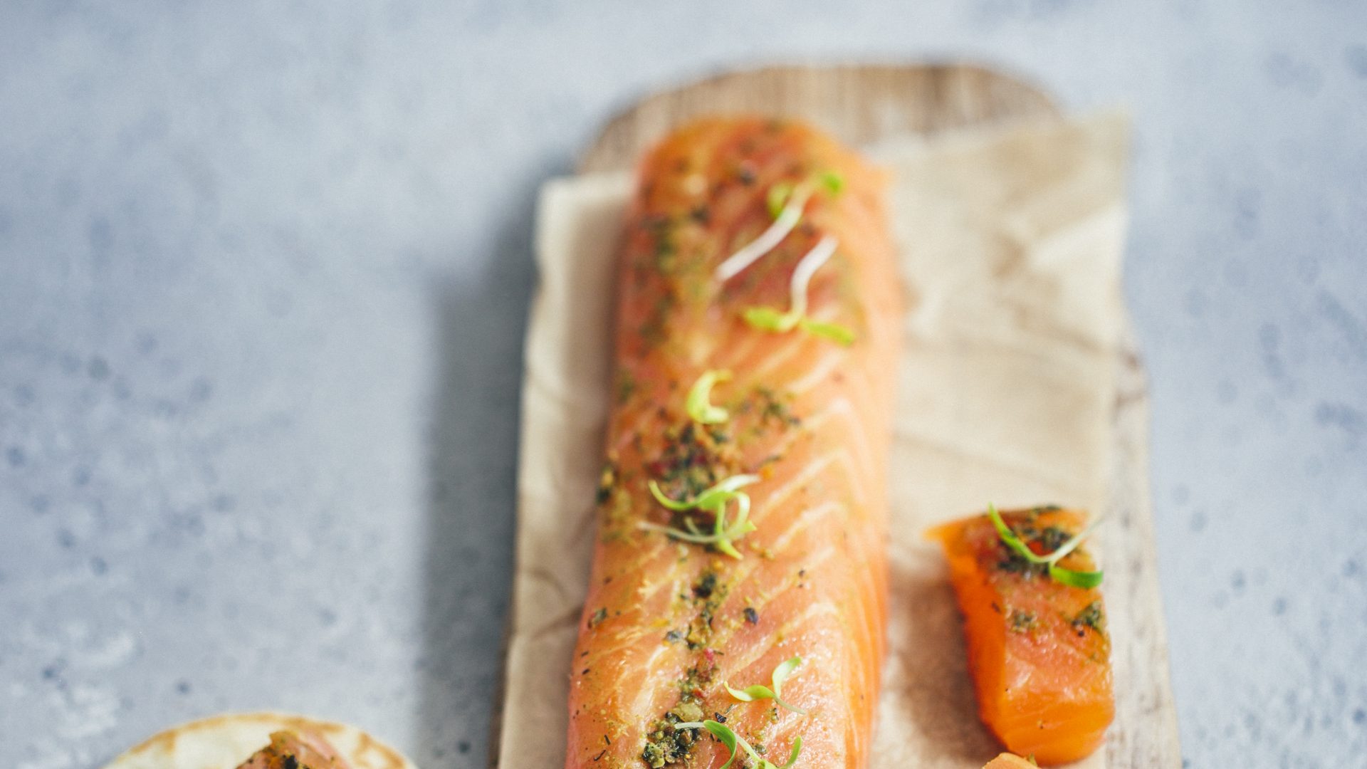 coeur de truite fumée mariné à l'ail des ours